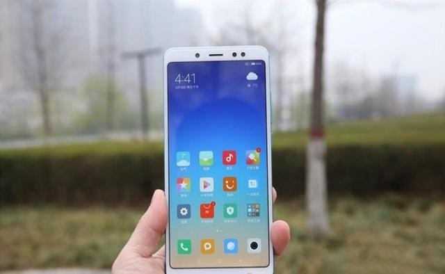 红米Note5和荣耀畅玩7C哪个好_八软